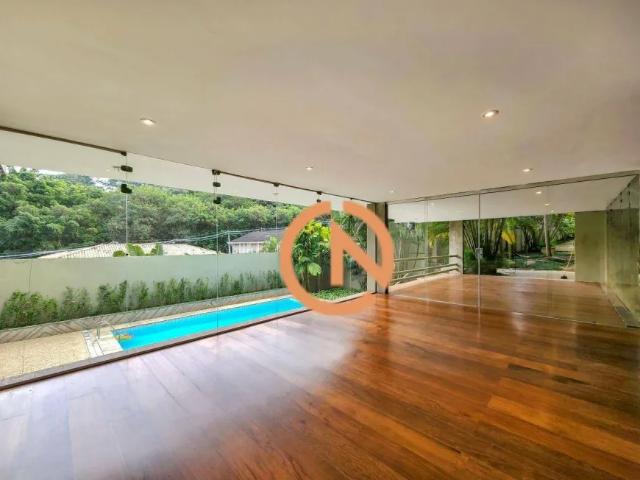 Linda Casa em rua fechada no Morumbi