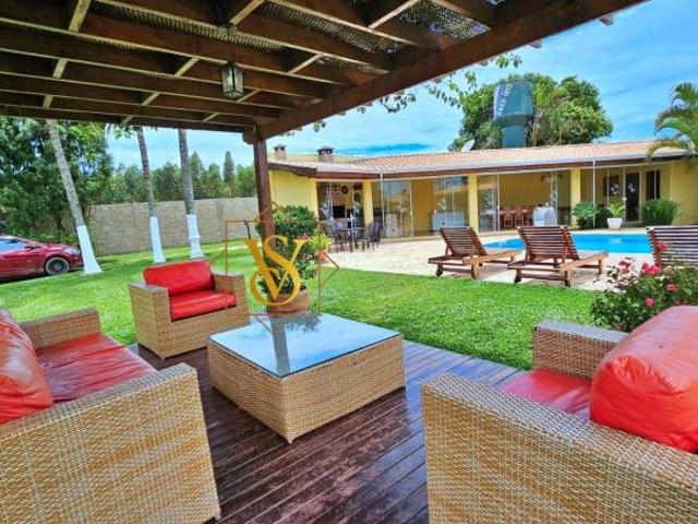 Linda casa em terreno de 8700m², com fácil acesso à rodovia castelo branco em Mairinque