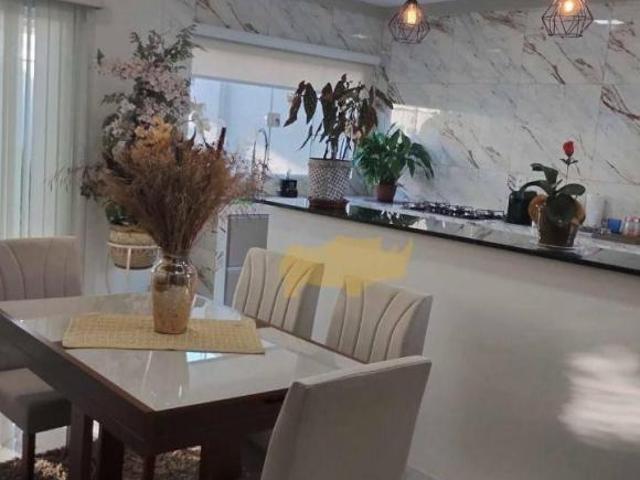 LINDA CASA EM UM TERRENO DE 378,00 M2 NA VILA INDAIÁ
