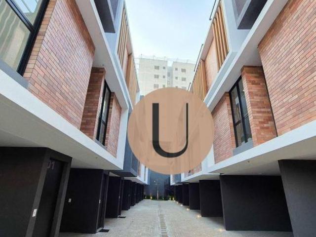Linda casa em Vila, 3 dormitórios, 1 suíte, 2 vagas