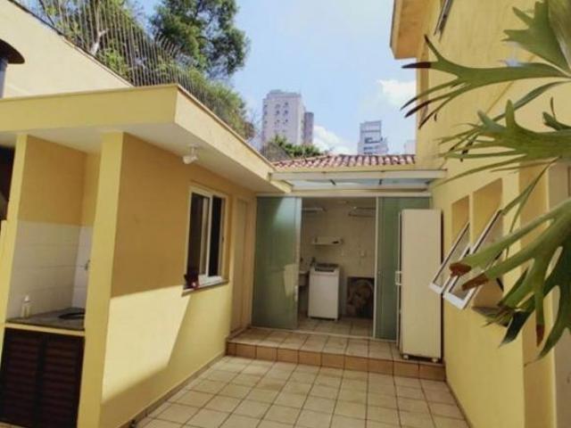 Linda Casa em Vila para Locação ou Venda na Vila Nova Conceição com 3 dorm sendo 2 Suítes