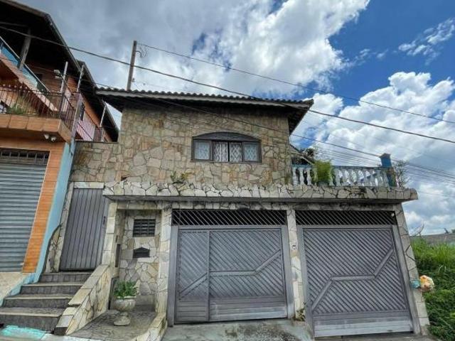 Linda casa escriturada à venda em Terra Preta com excelente vista