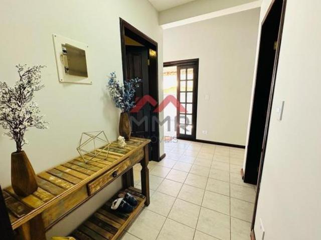 LINDA CASA ESPAÇOSA IMPECÁVEL!