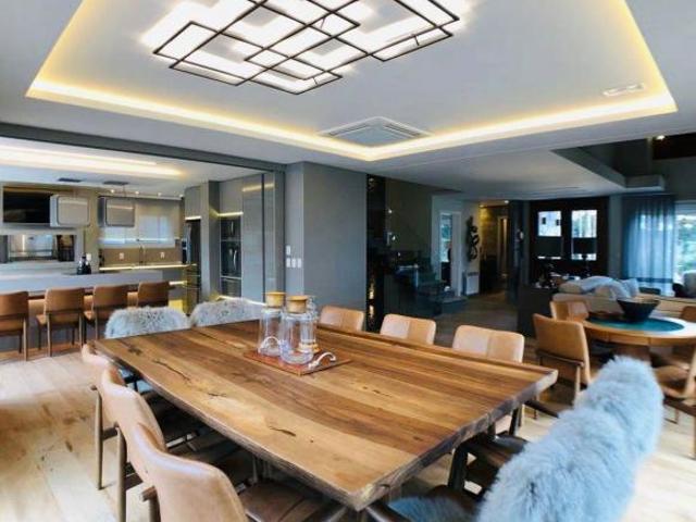 Linda Casa Finamente Mobiliada e Decorada, 5 suítes, 567 m², Aspen, Gramado RS