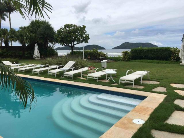 LINDA CASA FRENTE AO MAR DENTRO DE CONDOMÍNIO NA PRAIA DE JUQUEHY, DISPONÍVEL PARA VENDA E LOCAÇÃO