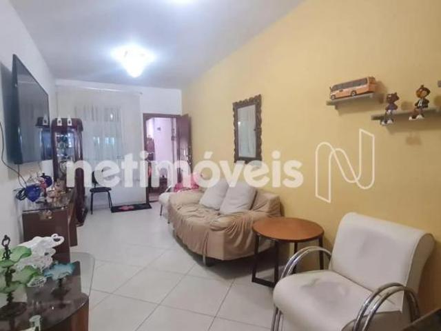 Linda casa geminada à venda no Vale das Orquídeas em Contagem