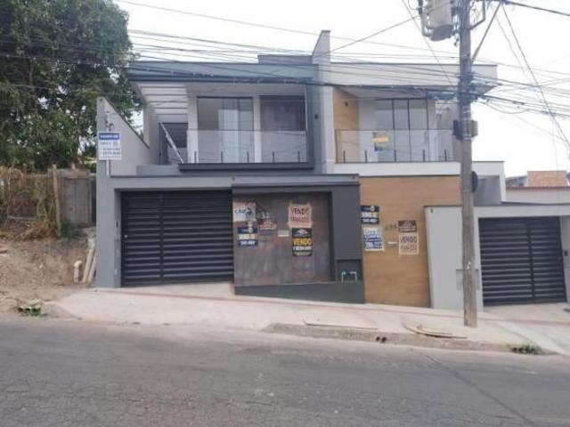 LINDA CASA GEMINADA COM ACABAMENTO DE ALTO LUXO NA MELHOR LOCALIZAÃ?Ã?O DO BAIRRO JARDIM BRASILIA