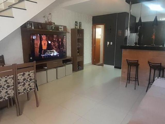 Linda casa geminada com entrada individual 2 quartos 4 vagas