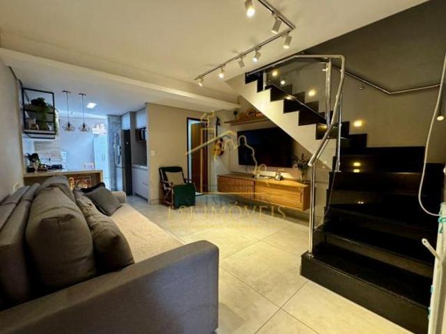 LINDA CASA GEMINADA COM ENTRADA INDIVIDUAL E 2 SUÍTES CAMARGOS