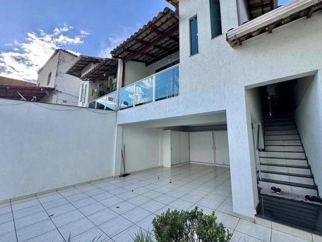 LINDA CASA GEMINADA DUPLEX | 180m² | ACABAMENTO PREMIUM | ARMÁRIOS PLANEJADOS | REGIÃO DA PAMPULHA