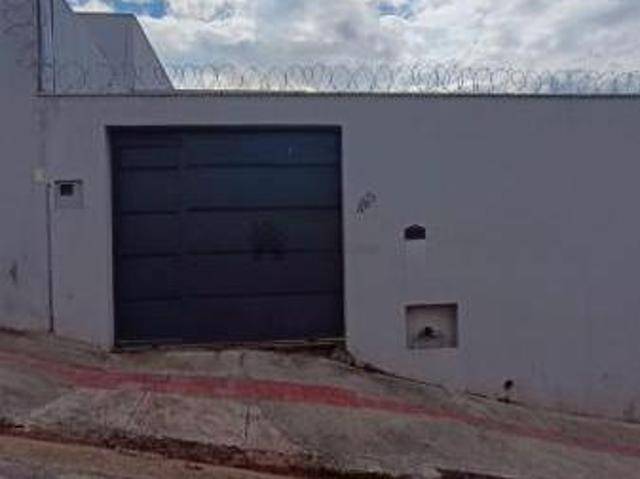 LINDA CASA GEMINADA DE 03 QUARTOS COM UMA SUITE NO BAIRRO PAQUETA EM BETIM