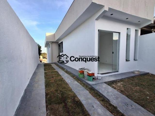 Linda Casa Geminada em lote 180metros, 03 Quartos com suíte, Icaivera, Contagem !