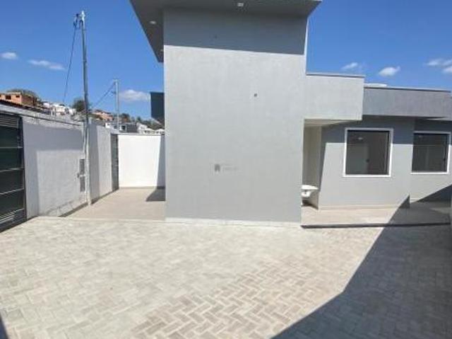 LINDA CASA GEMINADA LINEAR NO MASTERVILLE EM SARZEDO