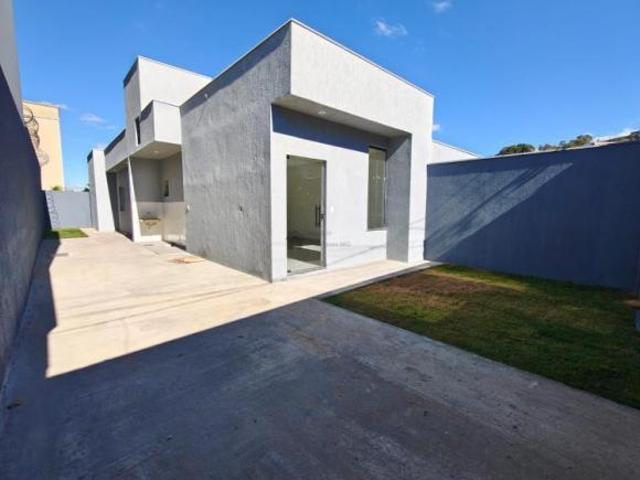 LINDA CASA GEMINADA 03 QUARTOS EM MEIO LOTE NO DUQUE DE CAXIAS EM BETIM