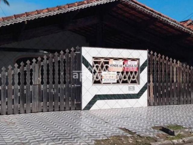 linda casa isolada