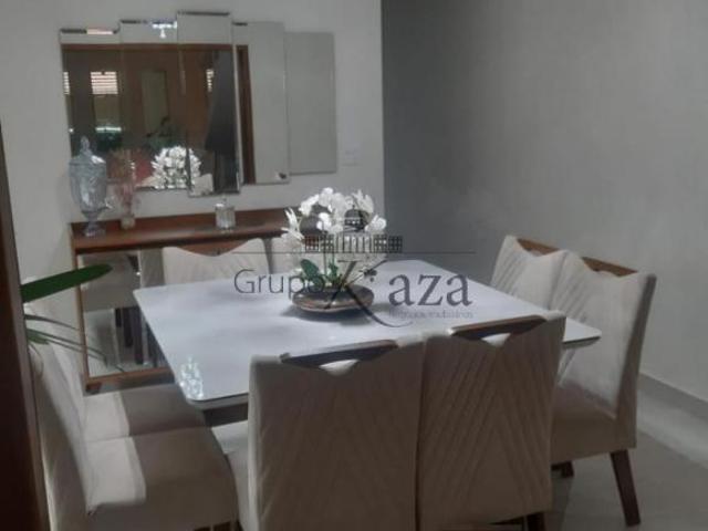 Linda Casa Jacareí Jardim Santa Marina 3 Dormitórios 126m²