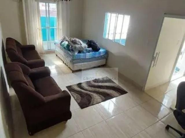 Casa com 3 Quartos e 2 banheiros à Venda, 100 m² por R$ 477.000