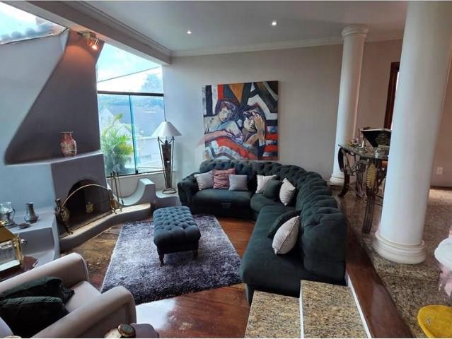 LINDA CASA LUXUOSA EM ALDEIA DA SERRA BARUERI/SP