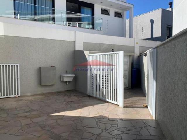 Linda casa localizada no bairro Uberaba Curitiba PR