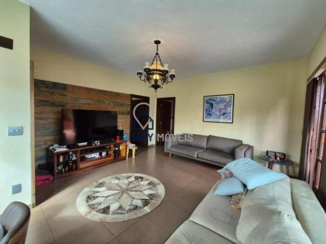 Linda Casa para Venda no Jardim Canadá