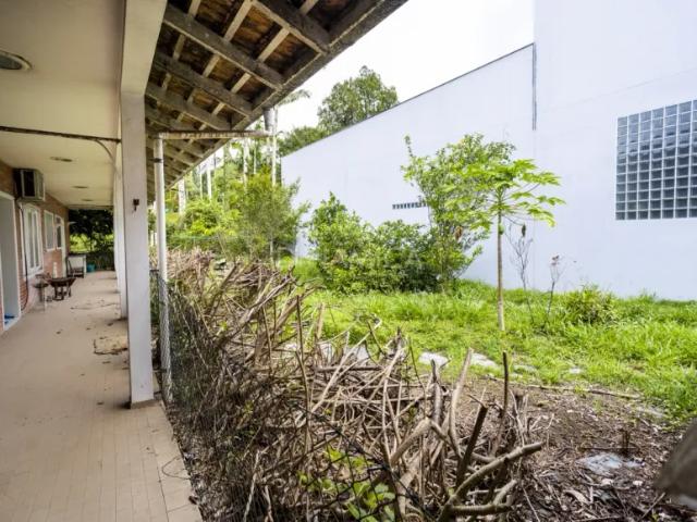 Linda casa plana no bairro mais charmoso de Blumenau, podendo ser para moradia ou utilizada para com