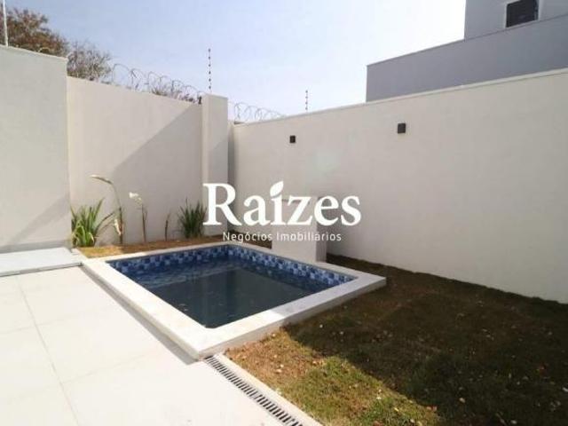 Linda Casa Pronta no Condomínio Raros – Alto Padrão e Excelente Acabamento!