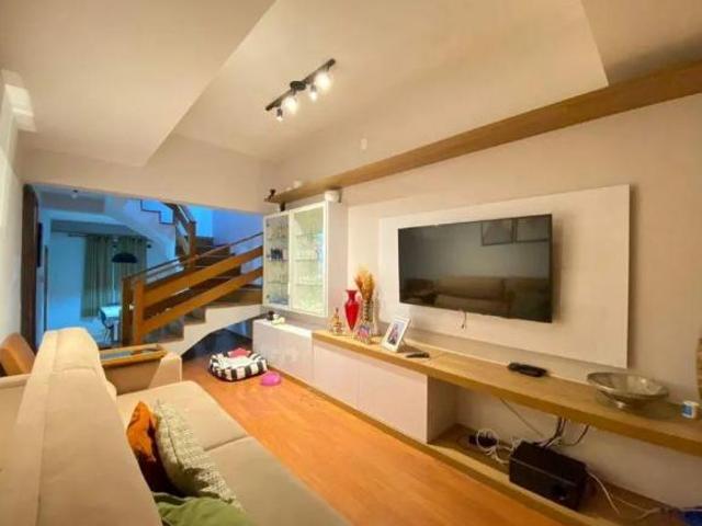 Linda casa pronta pra morar em Santana de Parnaíba SP