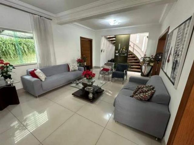 Linda casa pronta pra morar em Vila Isolina Mazzei SP