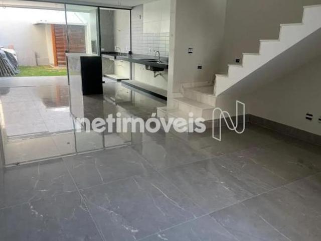 Linda casa prontinha para você morar no Santa Amélia!