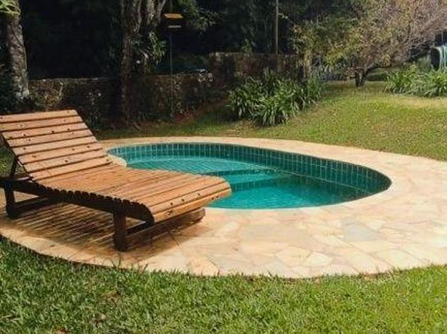 Linda Casa Rústica com Lazer Completo no Clube da Montanha Atibaia