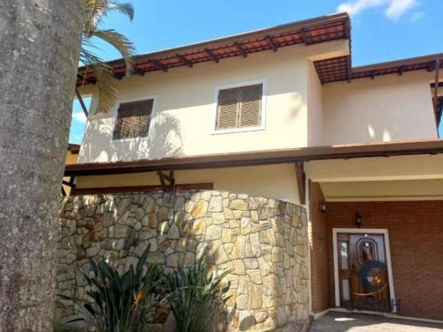 Linda Casa Rústica com 3 dormitórios à venda, 370 m² por R$ 1.600.000,00