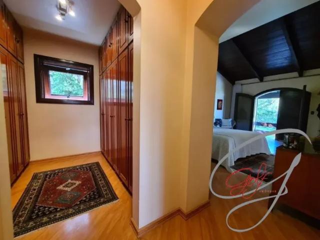 Linda casa rústica contemporânea com tijolos aparentes e detalhes em concreto