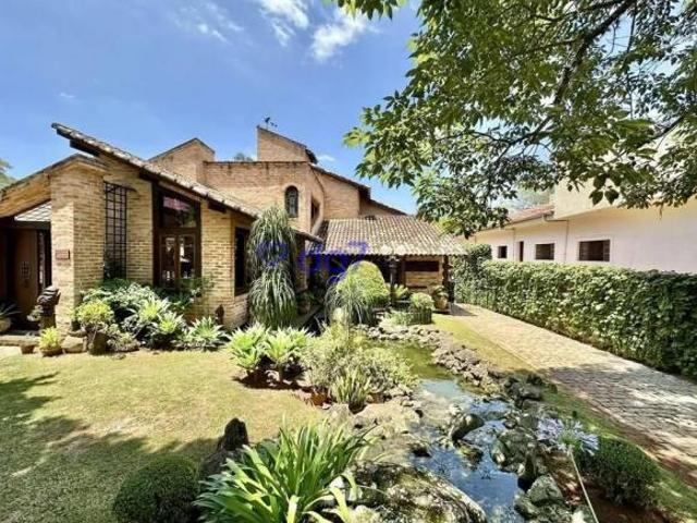 Linda casa rústica na Nova Higienópolis!