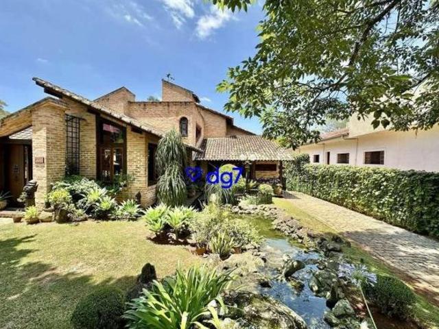 Linda casa rústica na Nova Higienópolis!
