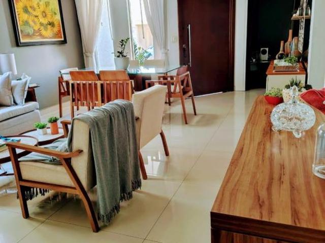 Linda Casa Regularizada com Habite se, Piscina Aquecida e Energia Solar
