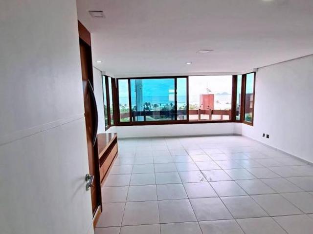 LINDA CASA REFORMADA 300m DO MAR