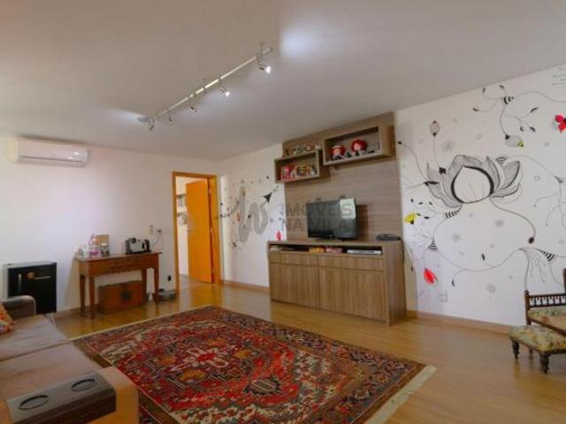 Linda casa residencial, no coração da Vila Mariana, 250 metros do Metrô Ana Rosa