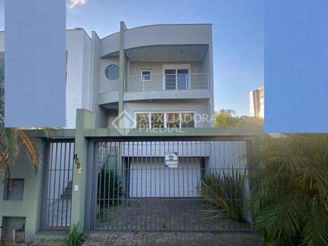 Linda casa Semimobiliada