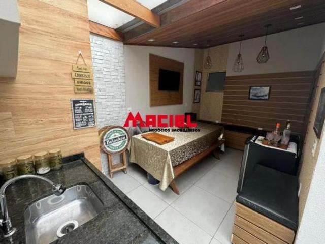 Linda casa sendo, 03 dormitórios e 01 suíte no Bairro Jardim Regina ITARARE/SP