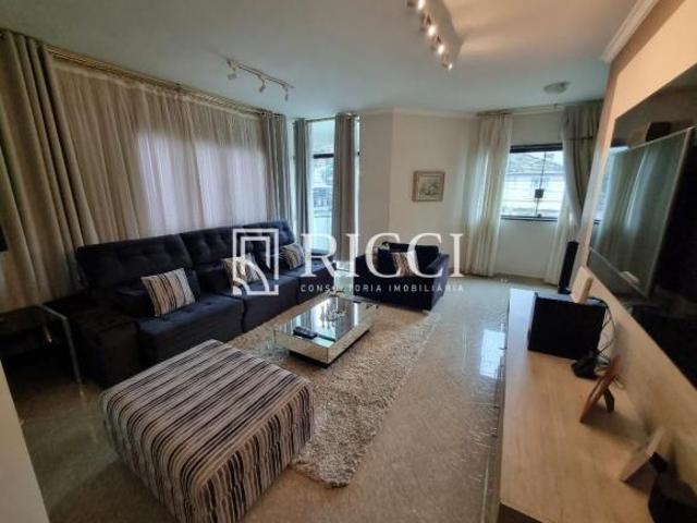 LINDA CASA SOBREPOSTA TRIPLEX NO BAIRRO DA APARECIDA