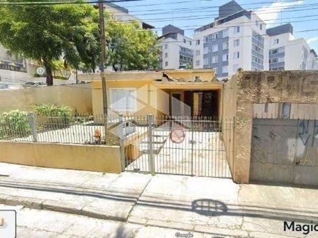 Linda casa térrea: 4 dorms e 6 vagas na Zona Norte de São Paulo!