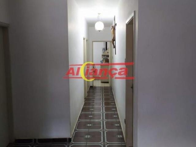 Linda Casa Térrea 360m2, perto da avenida Tiradentes, colada a UnG, 3 quartos com edícula