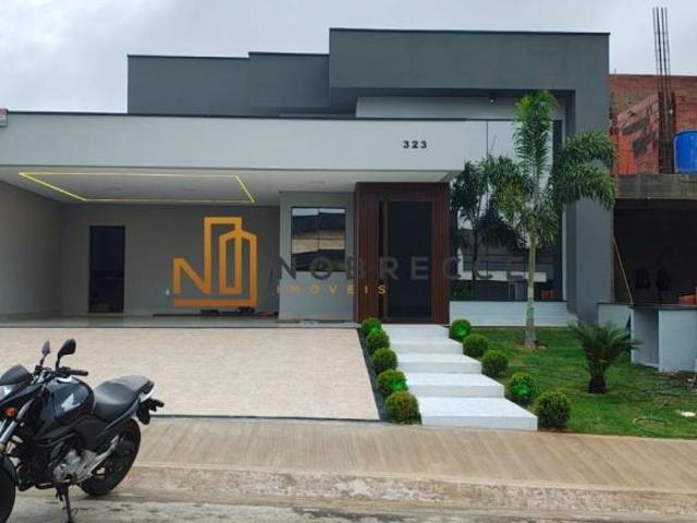 Linda casa térrea à venda no Condomínio Maria Cândida, em Indaiatuba/SP