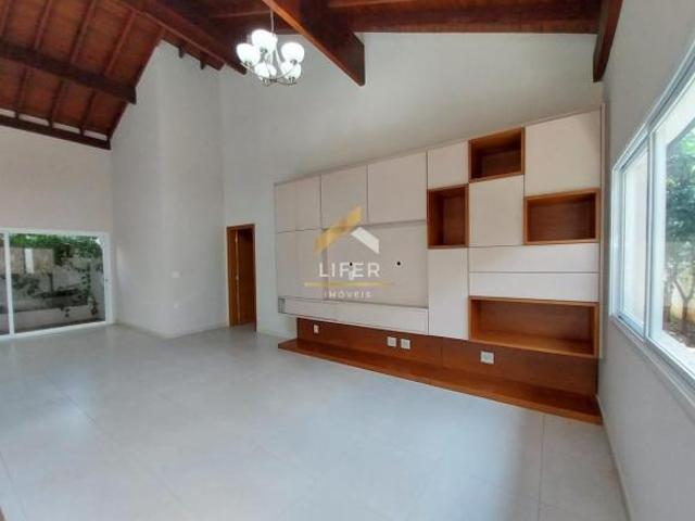 Linda Casa Térrea à Venda no Swiss Park, Campinas!