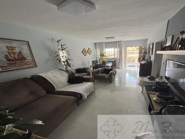 Linda casa térrea ao lado da Vila Indiana