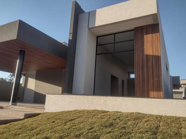 Linda Casa Térrea Alto Padrão
