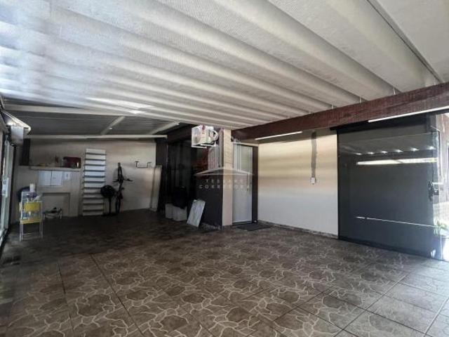 Linda casa térrea com 3 dormitórios e com piscina próximo ao centro de Sorocaba/SP