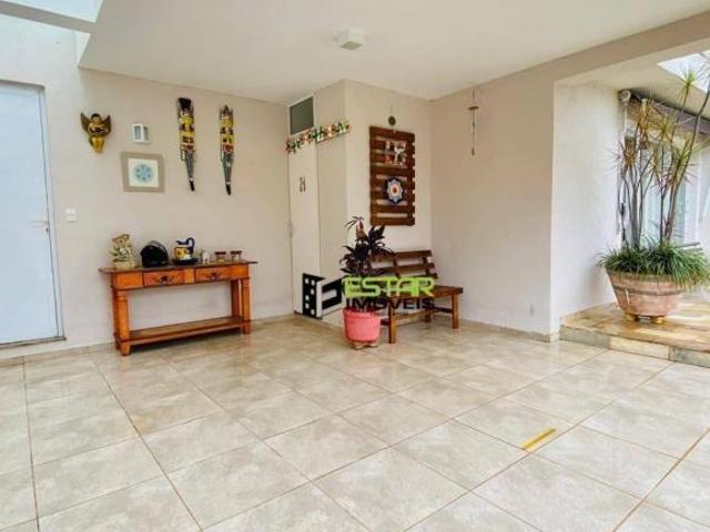 Linda casa térrea com 3 suítes e ofurô à venda em Atibaia/SP na Quadra dos Príncipes frente a área v