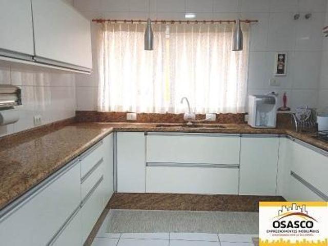 LINDA CASA TERREA COM 3 SUITES NA CIRY BUSSOCABA