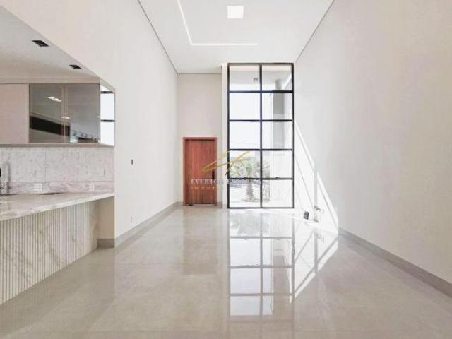 Linda Casa Térrea com 3 Suítes, sendo 1 Master com Closet, Escritório e Piscina em Indaiatuba/SP